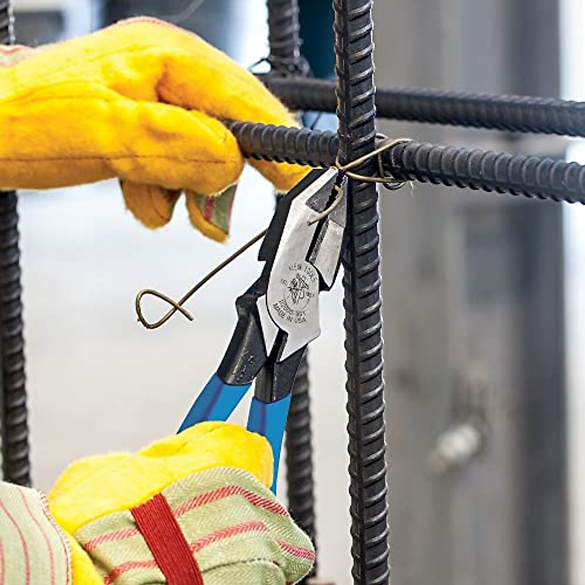 Klein Tools D2000-9ST Pliers, Side Cutters are Heavy-Duty 9-Inch Ironworker Pliers for Rebar, ACSR, Screws, Nails and Most Hardened Wire