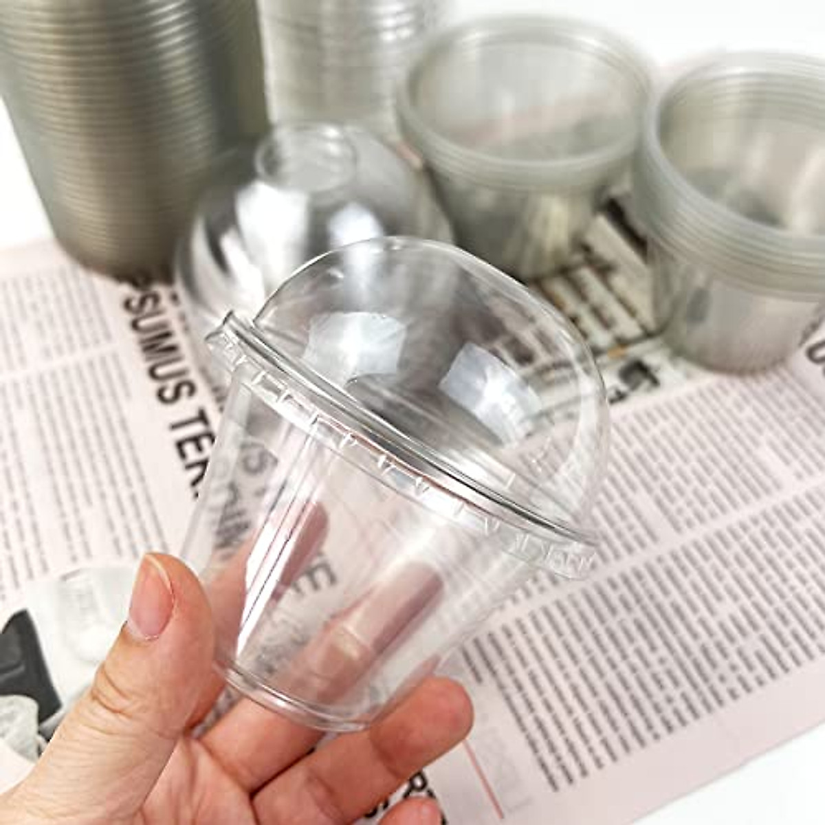 Rainmae 50-Pack Disposable Clear Plastic Cups with Dome Lids, 180ml/6oz Crystal PET Dessert Cups for To Go Iced Coffee Cold Drinks, Smoothie, Bubble Boba Tea, Juice, Parfait, Frappuccino, Milkshake