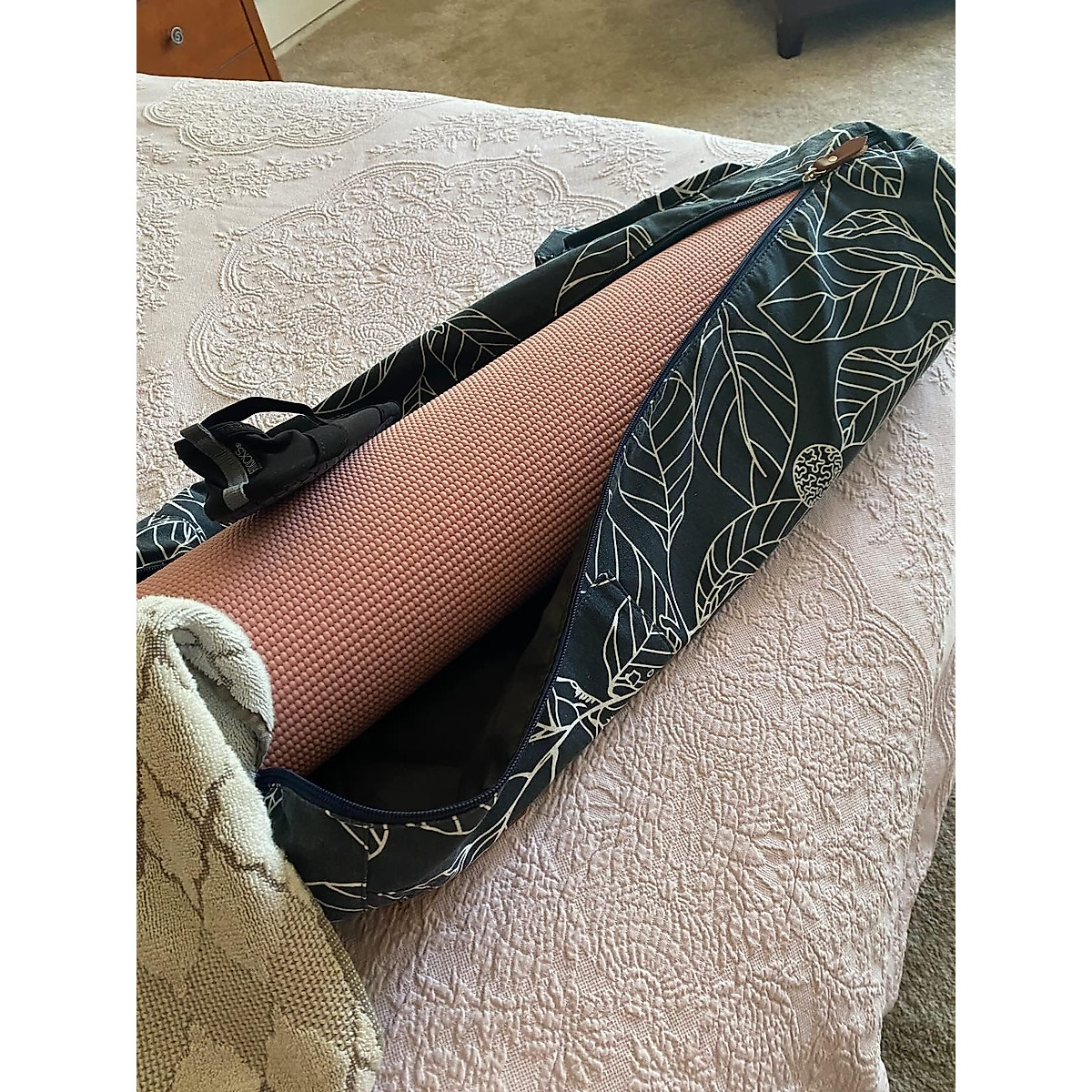 ELENTURE Yoga Mat Bag for Women & Men,Travel Gym Bag for 1/4" 1/3" Thick Exercise Yoga Mat, Full-Zip Yoga Mat Carrier Bag for Class workout Bachelorette with Pockets and Adjustable Strap