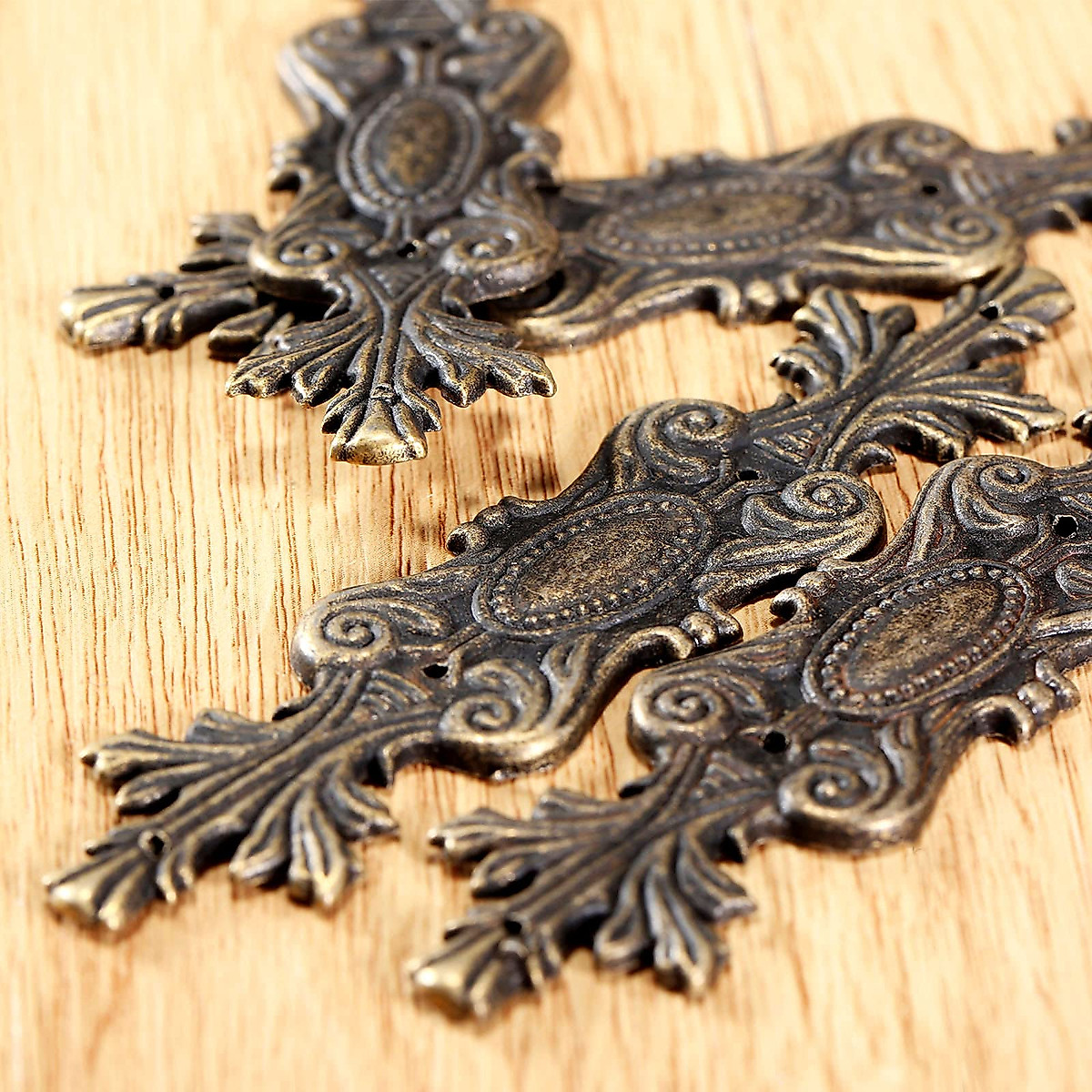 dophee 4 Pack Retro Decorative Corners Bracket, Antique Bronze Applique Furniture Chest Case Wooden Box Feet Leg Corner Protector Guard Furniture Fittings with Mounting Nails, 100x23mm/3.94"x0.91"