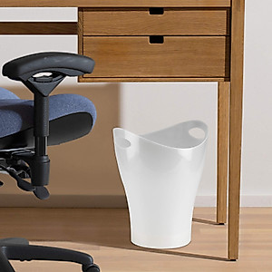 Umbra 082857-661 Garbino Small Trash/Waste Can – Polypropylene – Metallic White