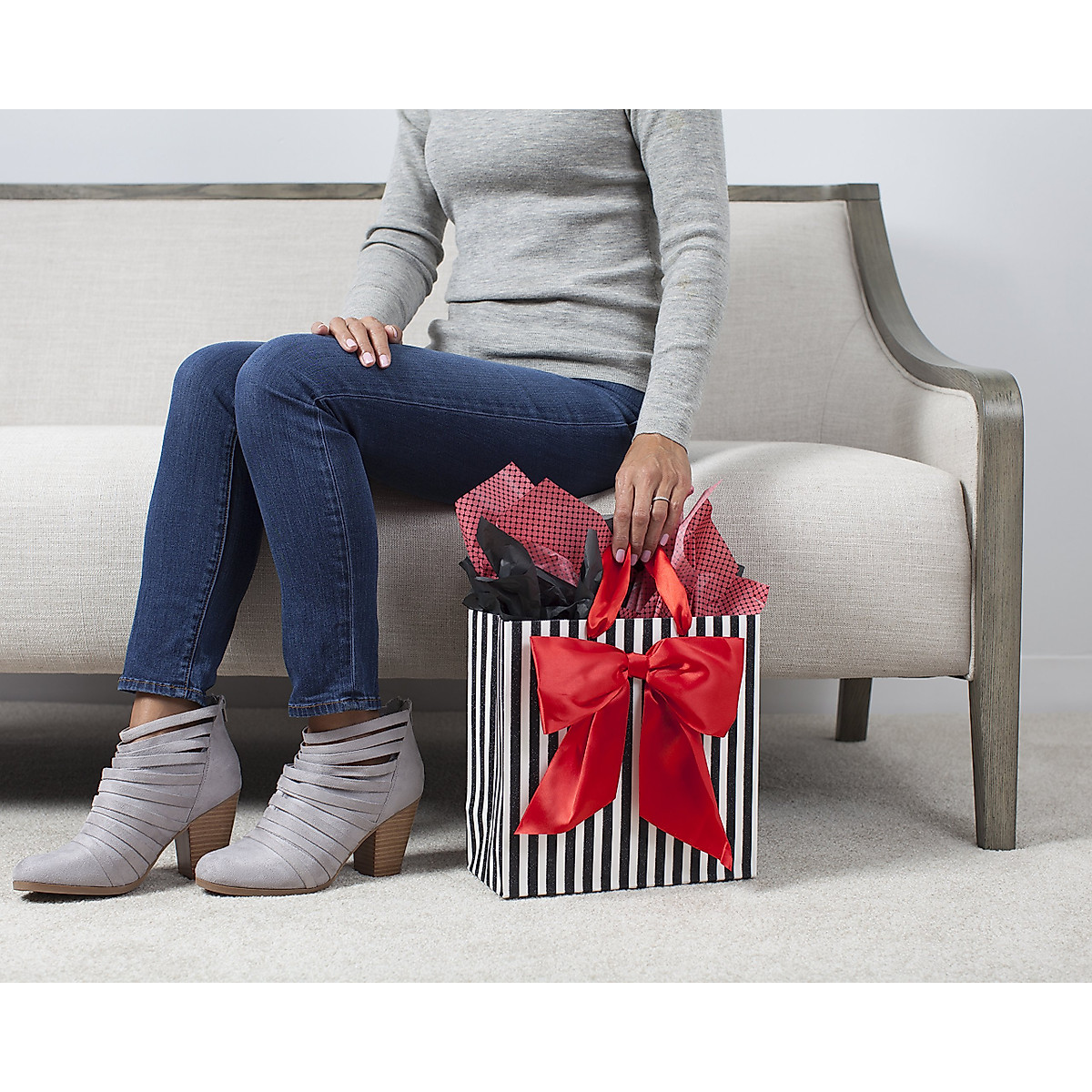 Hallmark Signature 10" Large Gift Bag with Tissue Paper (Red Bow) for Birthdays, Valentine's Day, Sweetest Day and More