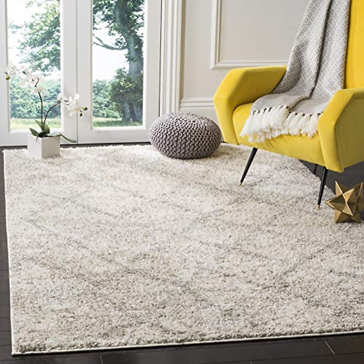 SAFAVIEH Berber Shag Collection 5'5" x 7'7" Cream / Light Grey BER162C Moroccan Non-Shedding Living Room Bedroom Dining Room Entryway Plush 1.25-inch Thick Area Rug