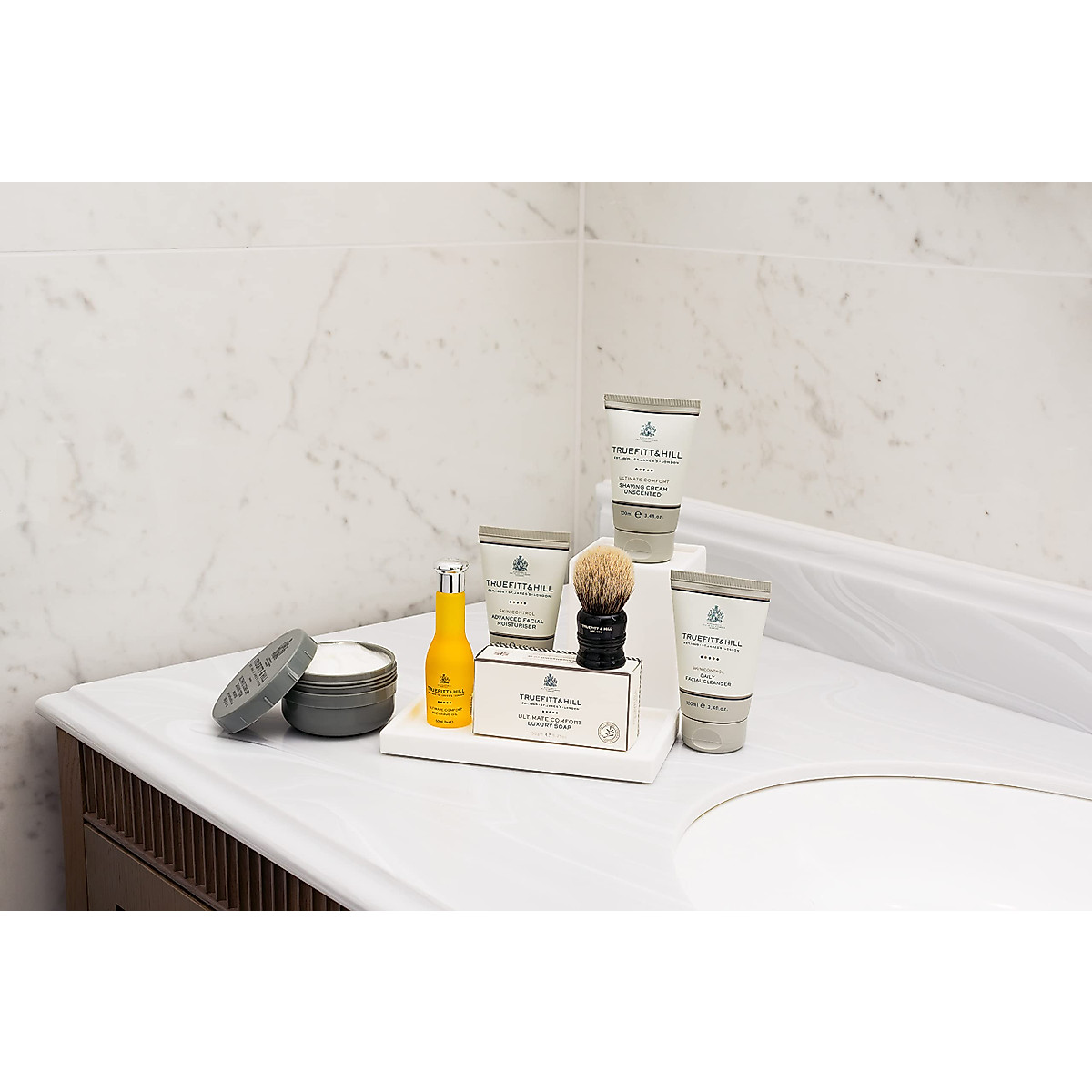 Truefitt & Hill Pre-shave Oil - Ultimate Comfort - Essential-Oil Based Ingredients that Moisturize, Heal, and Conditions Skin, Softens Hair Before Shave - 2 oz.