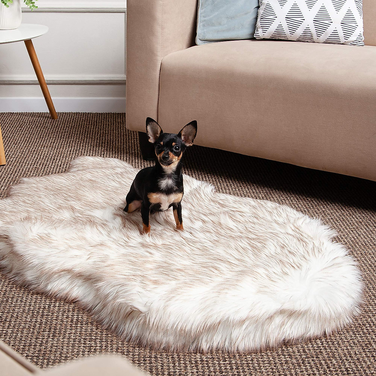 IHAPPYDOG Luxury Faux Fur Orthopedic Dog Bed, Memory Foam Dog Bed​ for​ Small, Medium, Large and XL Pets, Fluffy Pet Rug with Waterproof ​and ​Washable Cover, White, Medium 40x25”