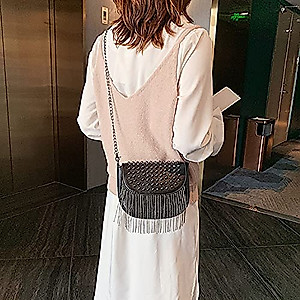 Women's Small Studs Crossbody Handbag Fashion Shell Shape Shoulder Messenger Bag (Black-2)