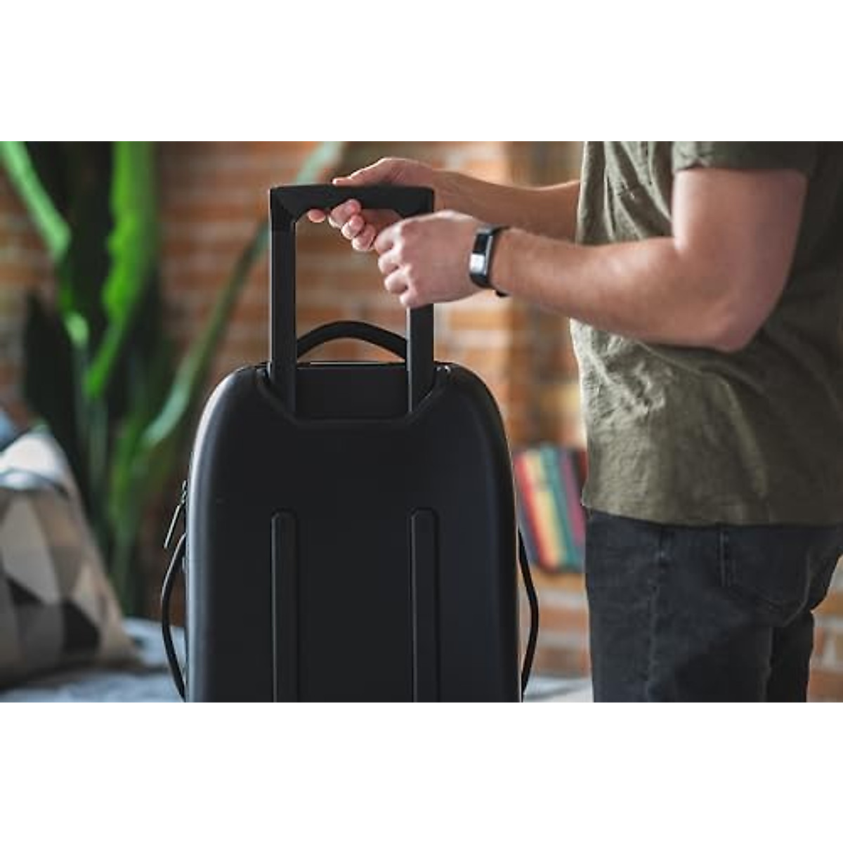 NOMATIC Navigator Carry-On 37L w/ 8L Built-In Expansion - Anti-Theft Carry-On for Airplane Travel - Premium Hardshell Roller Luggage, 17" Laptop Compartment, Black
