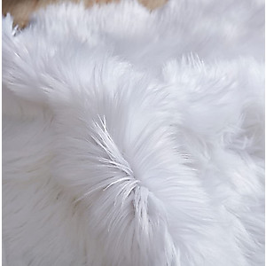 Petfu Faux Fur Sheepskin Ultra Soft Fluffy Rugs Area Rugs Hand Tufted Area Rug with Soft Backing Luxury Decorative Fur Sheepskin Area Rug for Bedrooms Living Rooms Lounges Children's Rooms White