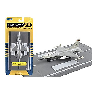Daron Worldwide Trading Runway24 F-16 Military Vehicle