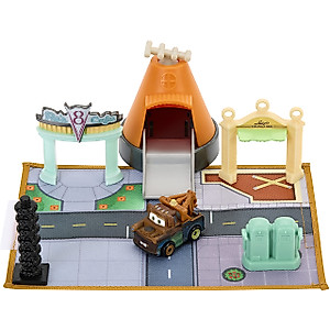 Mattel Disney and Pixar Cars Mini Racers Playset, On-the-Go Radiator Springs with 1 Mini Toy Car, Accessories & Portable Case