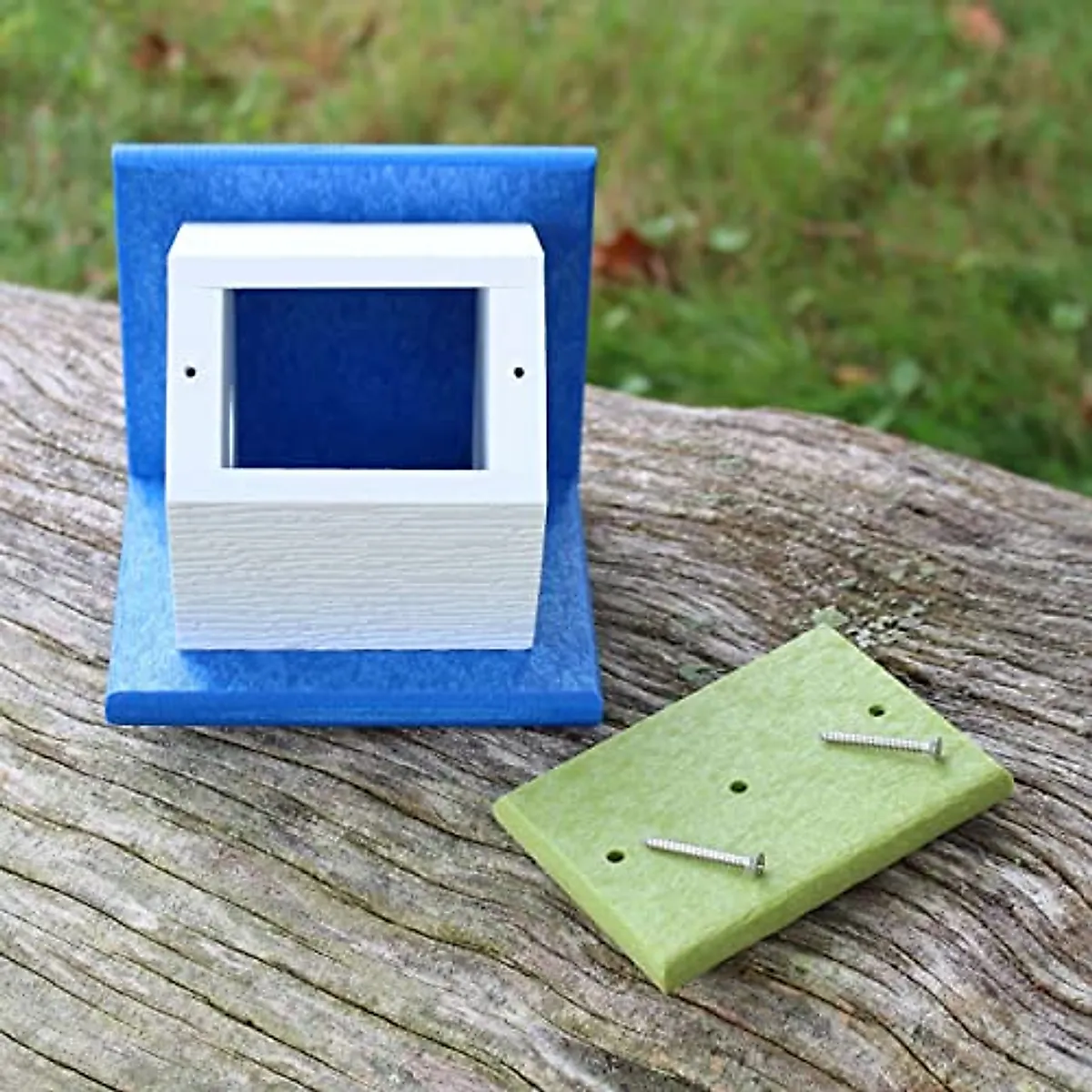 HomePro Garden Hanging Wren House: Brilliant Blue and Green Poly Lumber Bird House