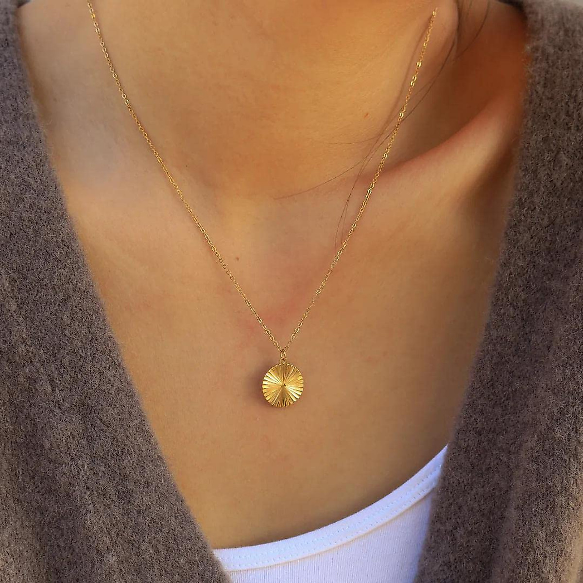 MIDEEO Gold Necklaces for Women Dainty 14K Gold Sun Pendant Necklace Delicate Round Coin Sunlight Sunshine Chain Necklaces Trendy Simple Everyday Jewelry Gift