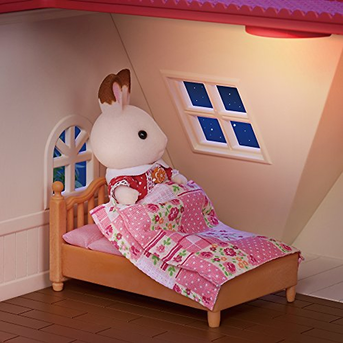 Calico Critters Red Roof Cozy Cottage - Dollhouse Playset with Figures, Furniture and Accessories for Ages 3+