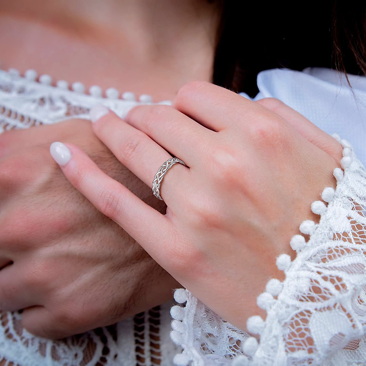 Skin-Friendly Knot Band Ring Sterling Silver Eye-catching Wedding Jewelry for Female with Gift Packaging