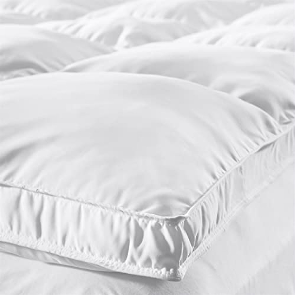Superior Mattress Topper, Down Alternative 2 Inch Deep Sized Bed Pillow Top, Comfort Pad, Fluffy Mattress-Topper Protector, Plush Cooling Extra Soft Hotel Sleep All-Season, Queen, White
