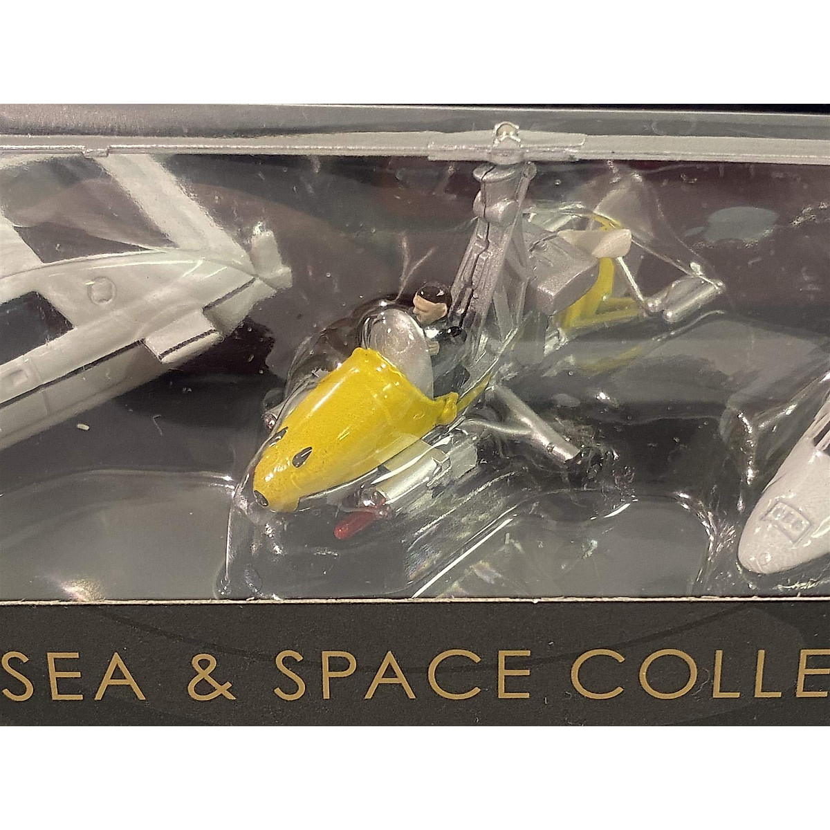 Corgi Diecast Model Cars - TY99283 Corgi James Bond Air, Sea & Space Collection - Fit the box Pre-Built Model Vehicles Toy, Classic Metal Die Cast Collectible, Auto Toys Models for Adults - Black