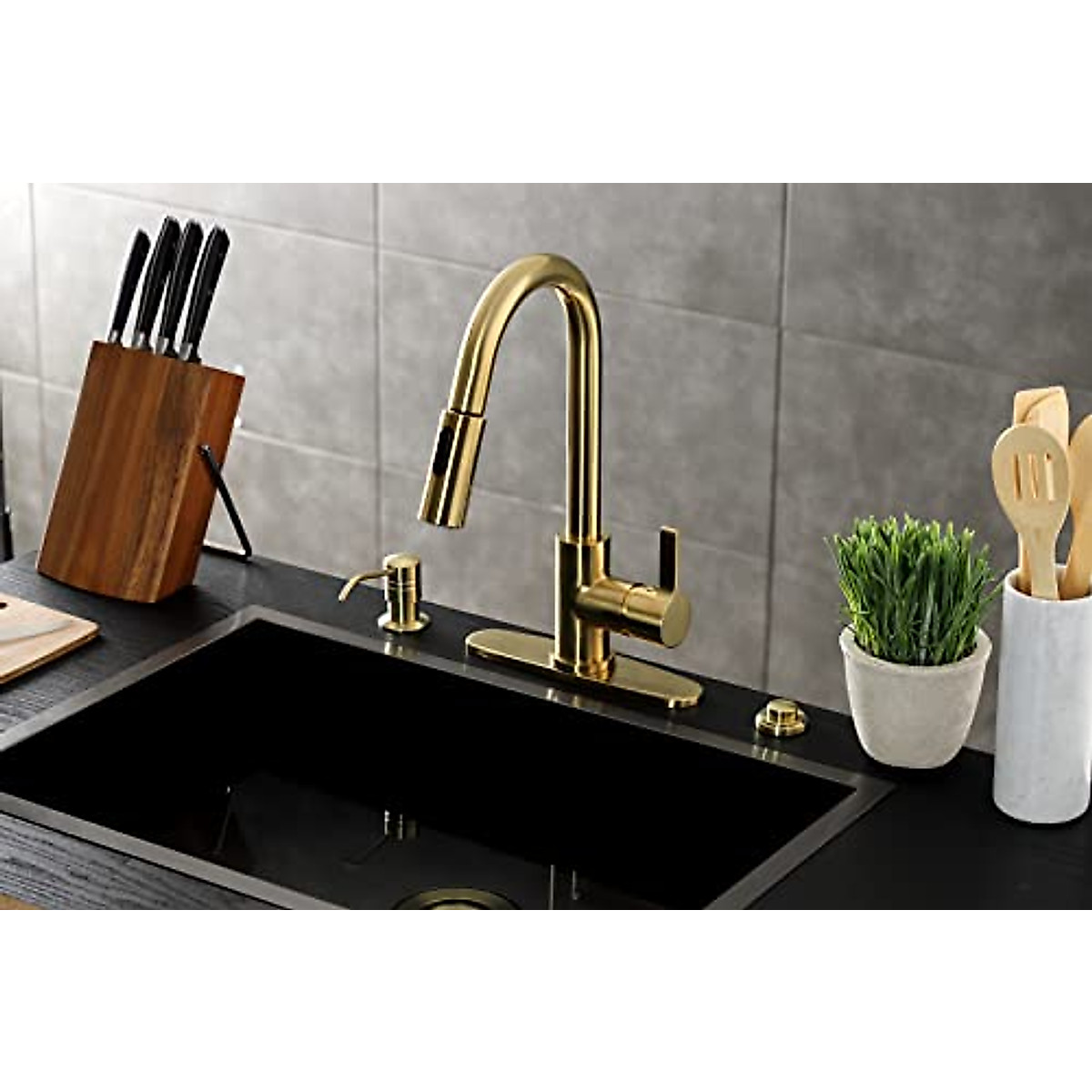 Kingston Brass LS8783CTL Continental Pull-Down Sprayer Kitchen Faucet, Brushed Brass
