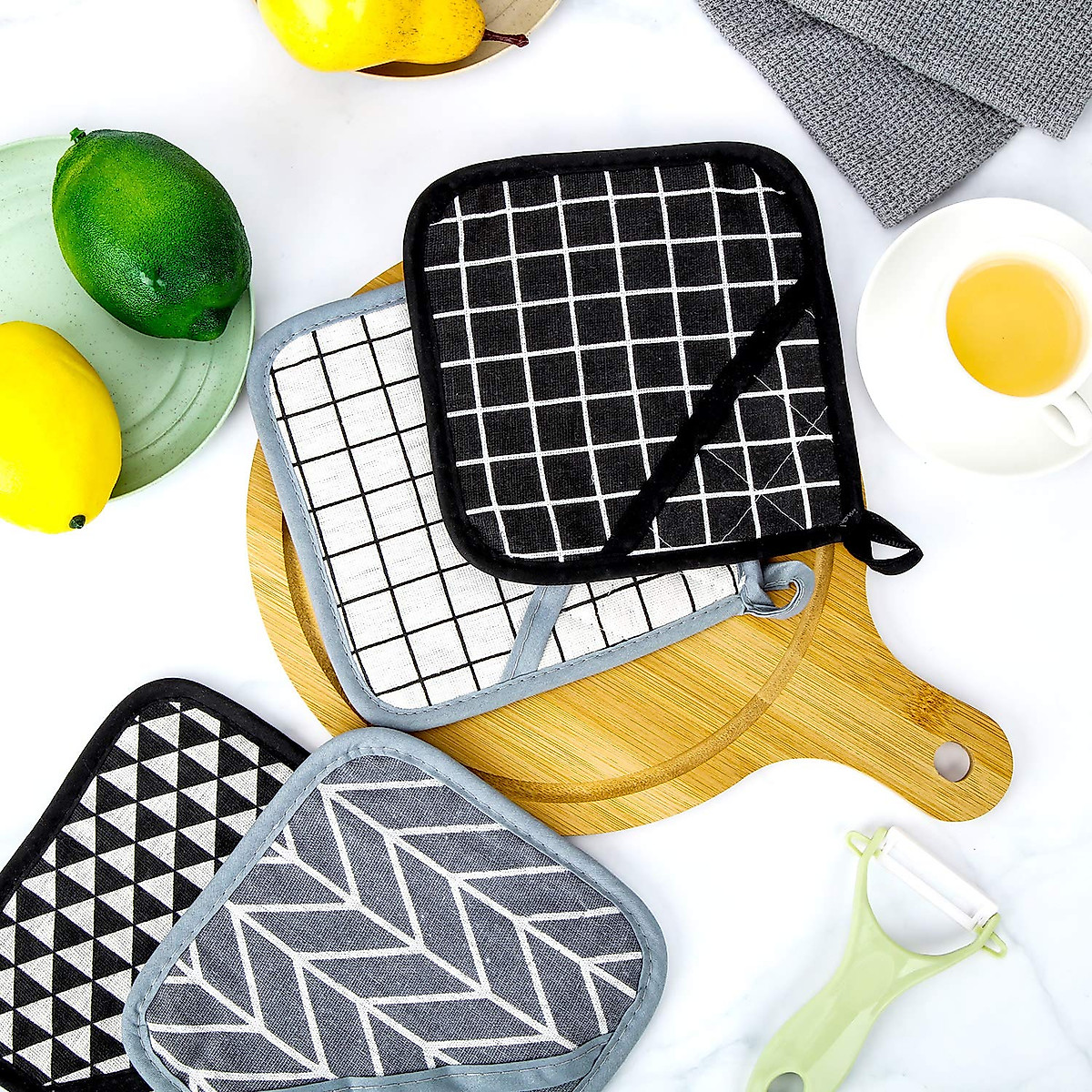 Large Pot Holders Oven Mitts Set Heat Resistant Pot Holders Square Pot Holder Hot Pads Trivet for Kitchen Cooking and Baking (4 Pieces)