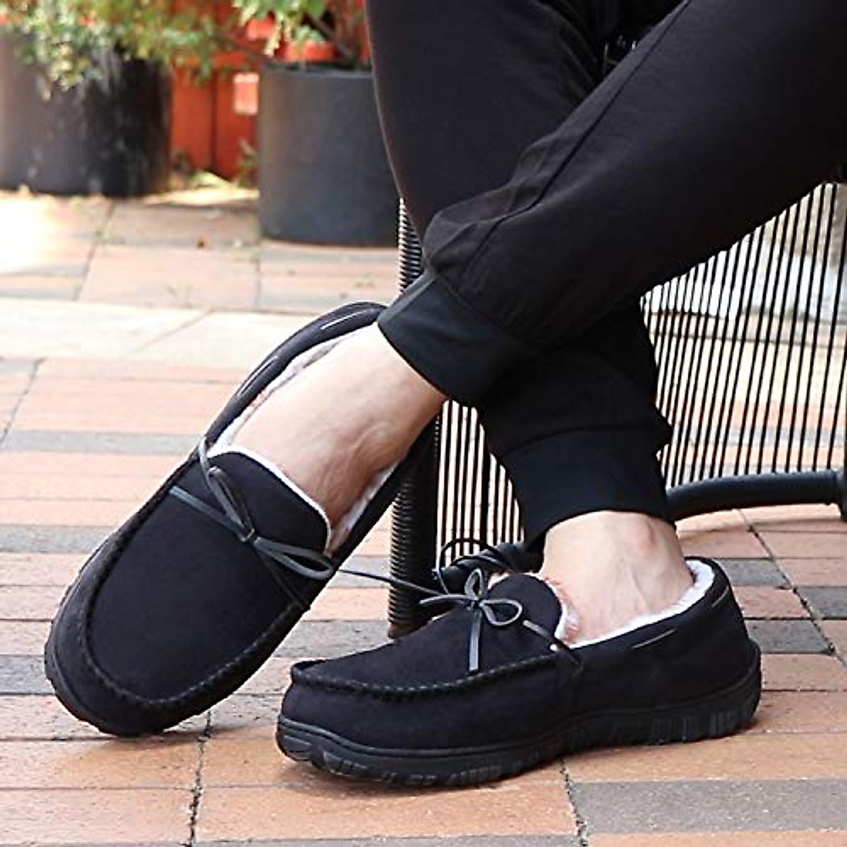 Amazon Essentials Men's Warm Plush Slippers, Black, 14