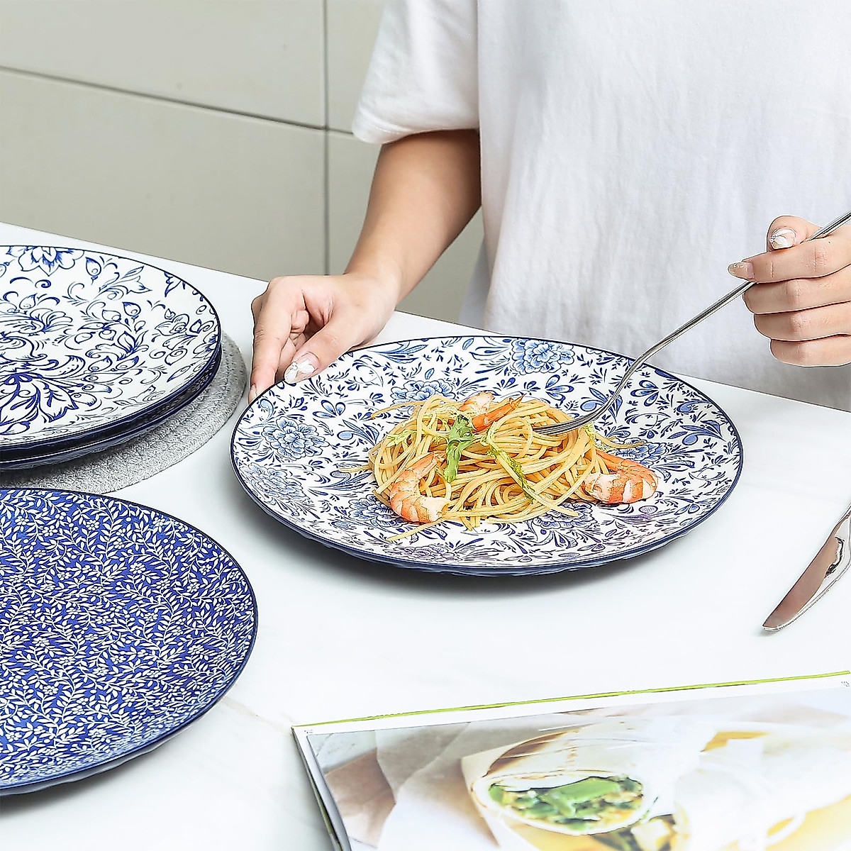 KitchenTour Ceramic Dinner Plates, 10.5 Inch Large Embossed Salad Plates Set of 4, Serving Plates for Dessert, Pasta, Steak, Dishwasher and Microwave Safe