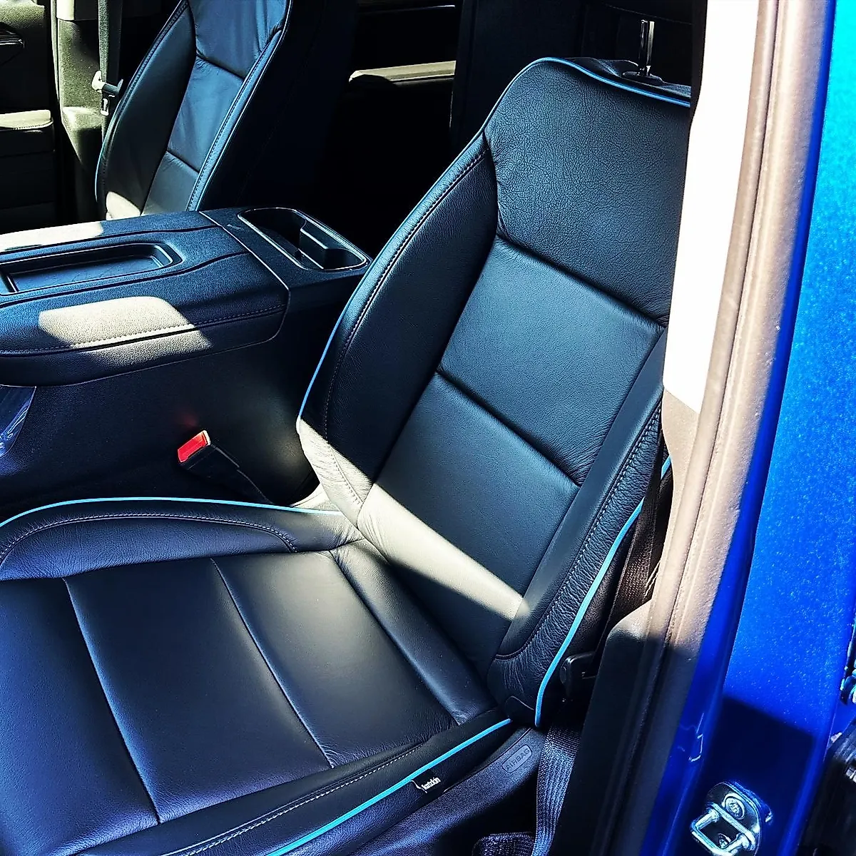 AMERICANA SERIES Hot Wheels Car Leather Cleaner Spray — Special UV Protection — Car Cleaning Supplies — Car Care Products — Car Detailing Supplies — Interior Car Cleaner - 20 Oz