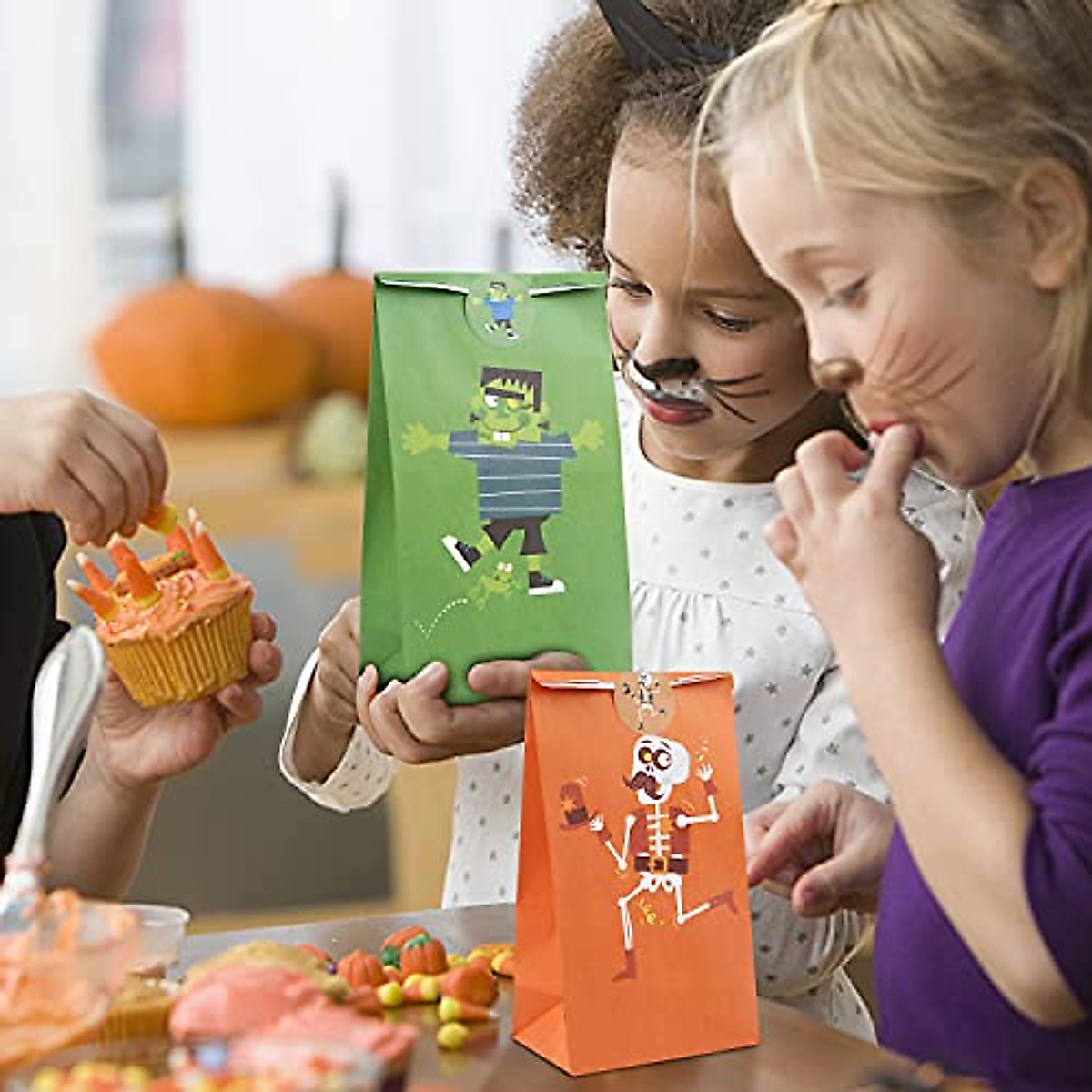 KIMOBER 36pcs Halloween Paper Gift Candy Bags,Trick or Treat Goodie Bags With Sticker For Halloween Party Favor Supplies