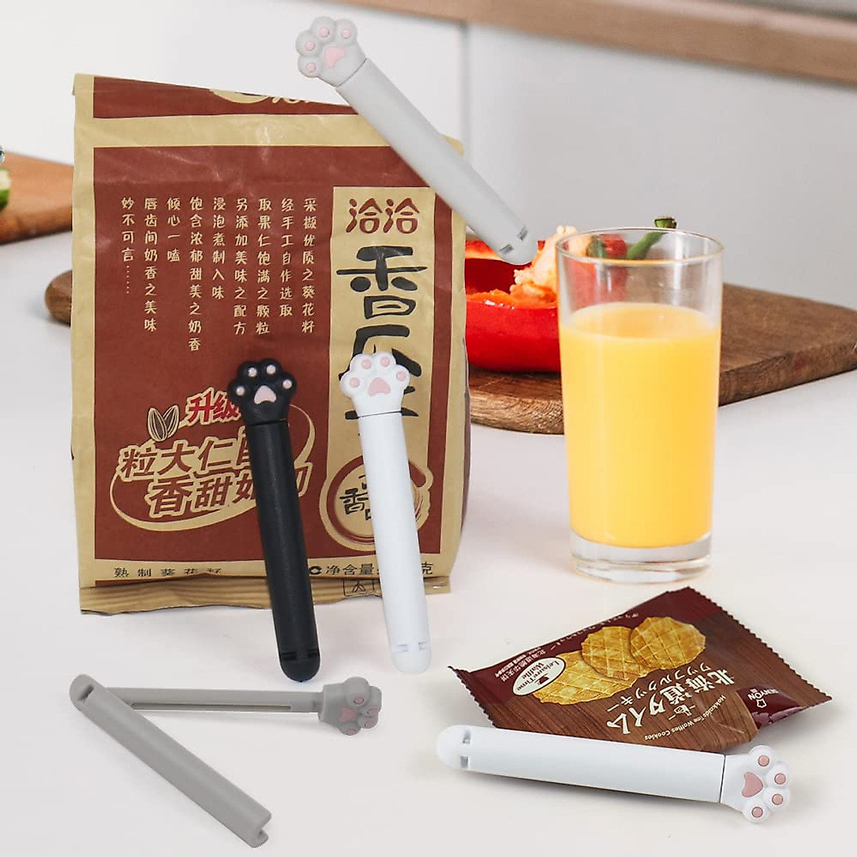 Ctpeng Cute Bag Sealer,Reusable Cat Chip Clips for Keeping Crisp,Bag Clip for Bread Snack Chips Sugar,Airtight Seal on Food Storage Bags(Paw,6PCS)