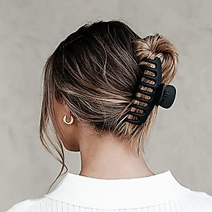 2PCS Black Hair Claw Clips, 4.3 inch Large Matte Black Hair Claws, Fashion Hair Barrettes for Women, Strong Hold Hair Accessories for Girls Thick Long Heavy Hair