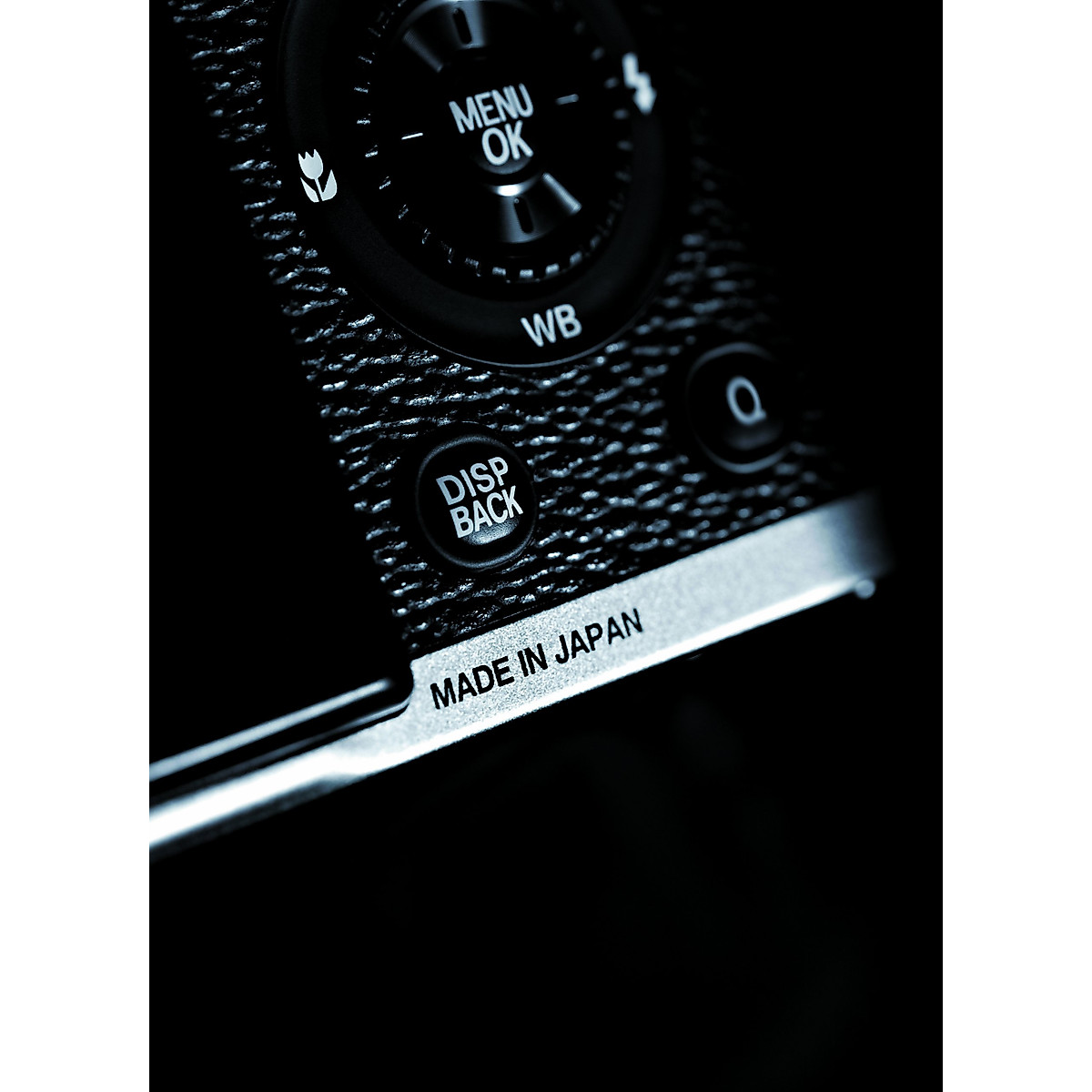 Fujifilm X100S 16 MP Digital Camera with 2.8-Inch LCD (Silver) (OLD MODEL)