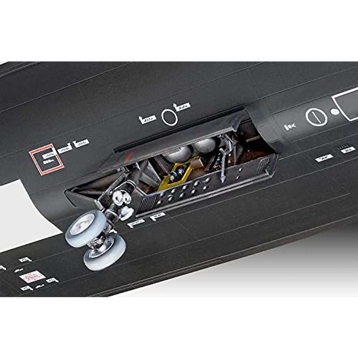Revell 04967 Lockheed SR-71 Blackbird 1:48 Scale Model Kit, Unvarnished