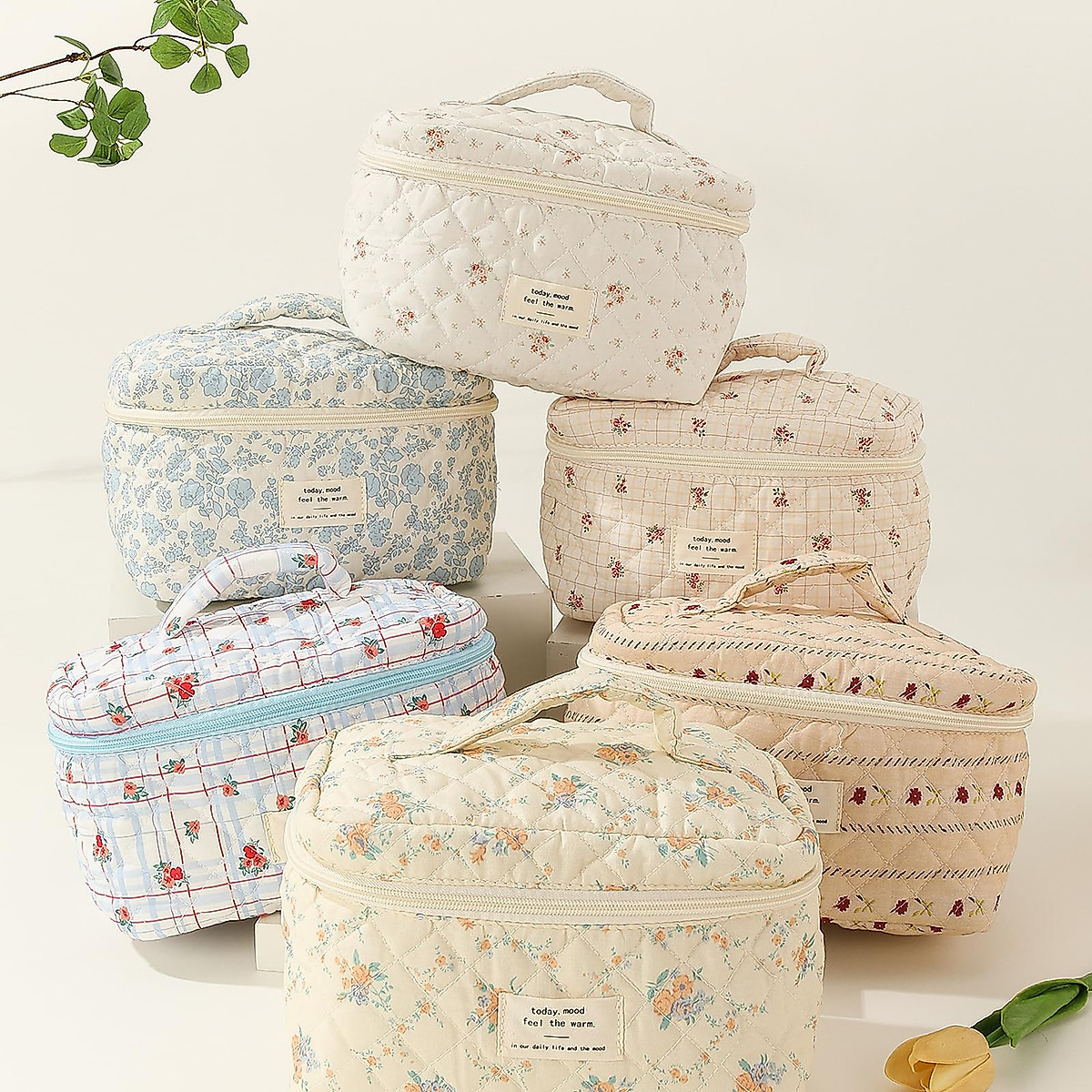 Cessfle Kawaii Cotton Makeup Bag Large Travel Cosmetic Bag Quilted Coquette Makeup Pouch Aesthetic Floral Toiletry Bag