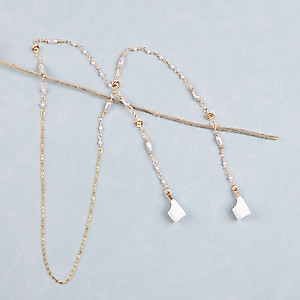 Female Magnetic Anti-Lost Strap Holder Necklace White Pearl Stainless Steel Chain Compatible with Airpods Pro 3 2 1