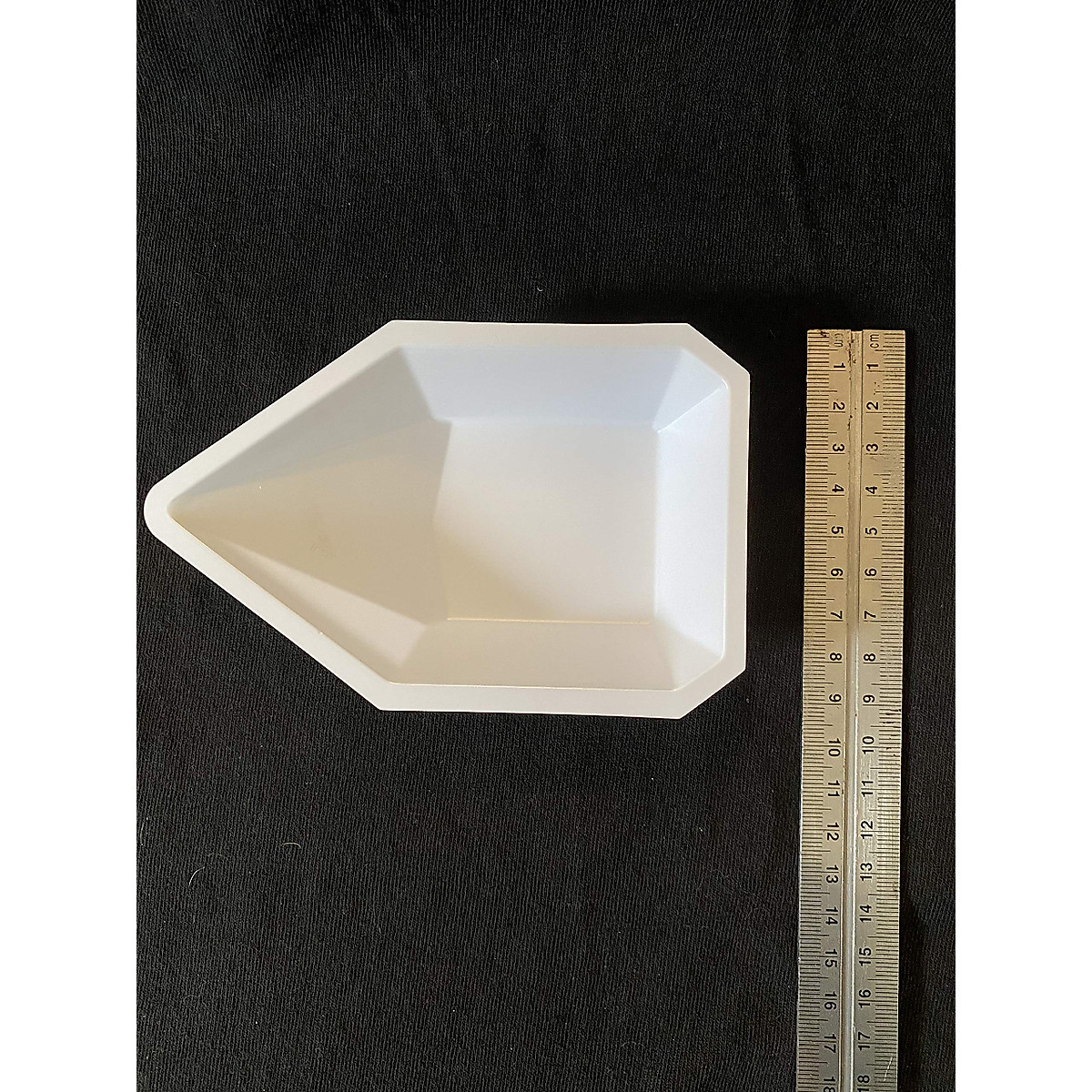 Pour Boats, W-P83-WH-50, 83mm, Medium White, Pack of 50