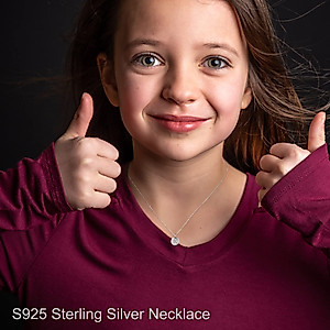 Turandoss S925 Sterling Silver Disc Initial Necklaces for Women, Dainty Hypoallergenic Initial Necklace Disc Letter Pendant S925 Sterling Silver Initial Necklaces for Women Gifts (C)