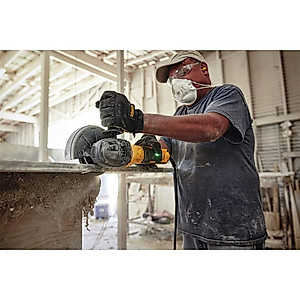 DEWALT Angle Grinder, Variable Speed, 5-Inch, 13-Amp, Corded (DWE43231VS)