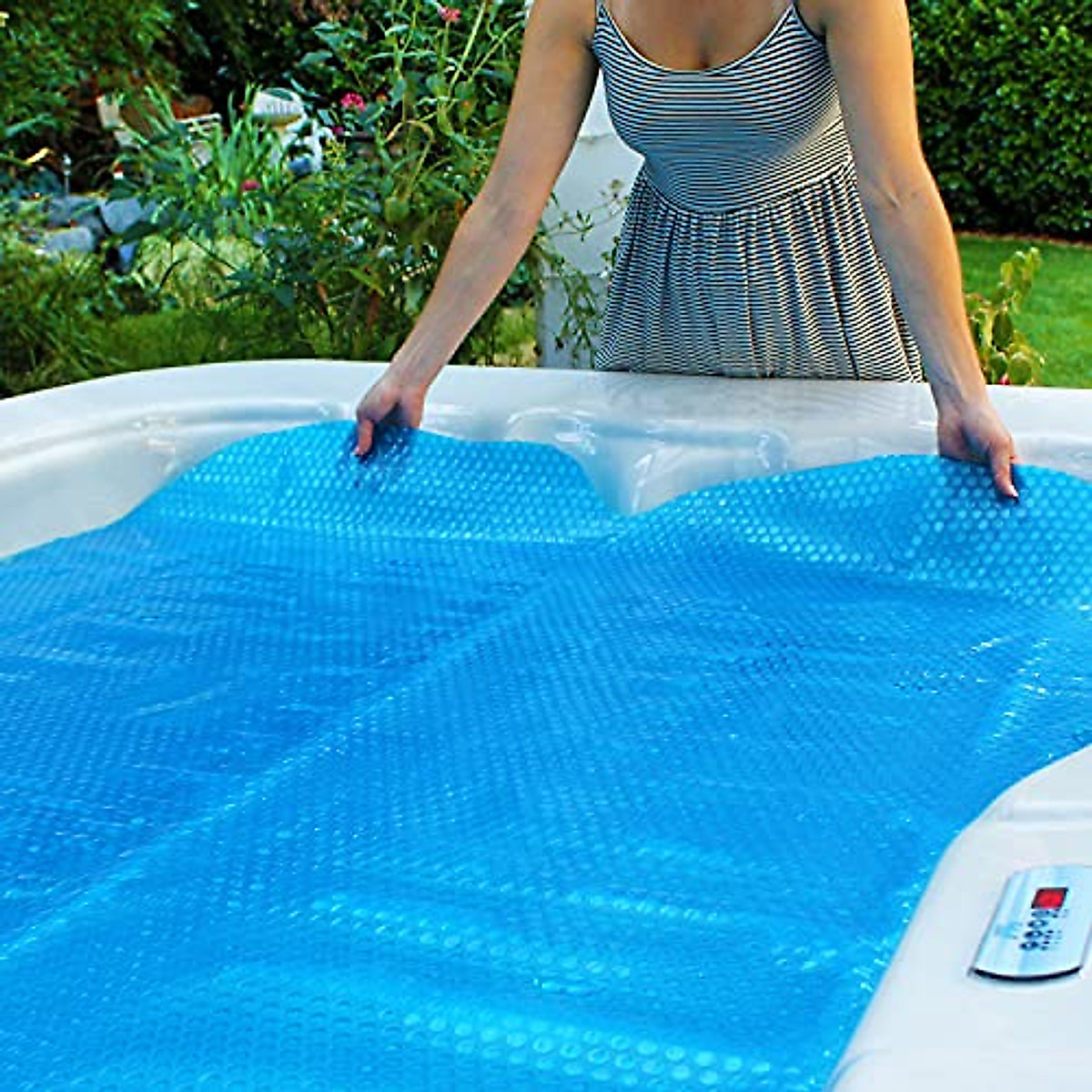 Spa Depot Thermo-Float 16-mil 8ft x 8ft Hot Tub Bubble Cover Floating Spa Blanket - trimmable Heavy-Duty Insulating Solar Heating