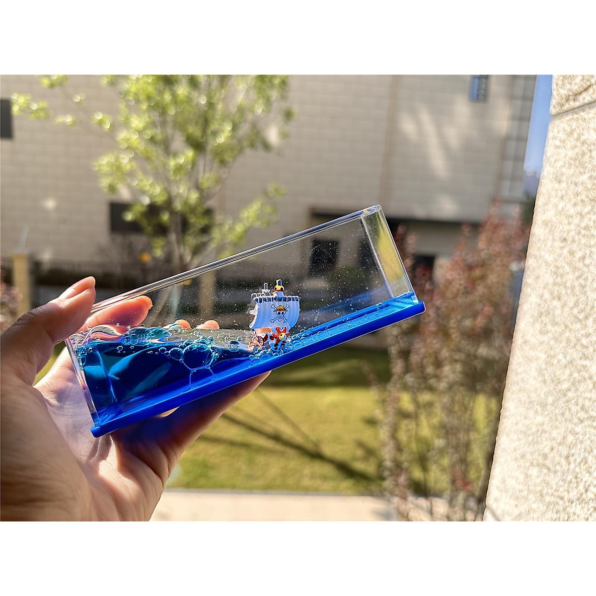 ROSSOM Unsinkable Thousand Sunny Pirate Ship in a Box,Non Sinking Anime Ship Fluid Drift Bottle, Unsinkable Boat in a Box, Unsinkable Ship Ornament Desk Decor Display Cases Fans Gifts