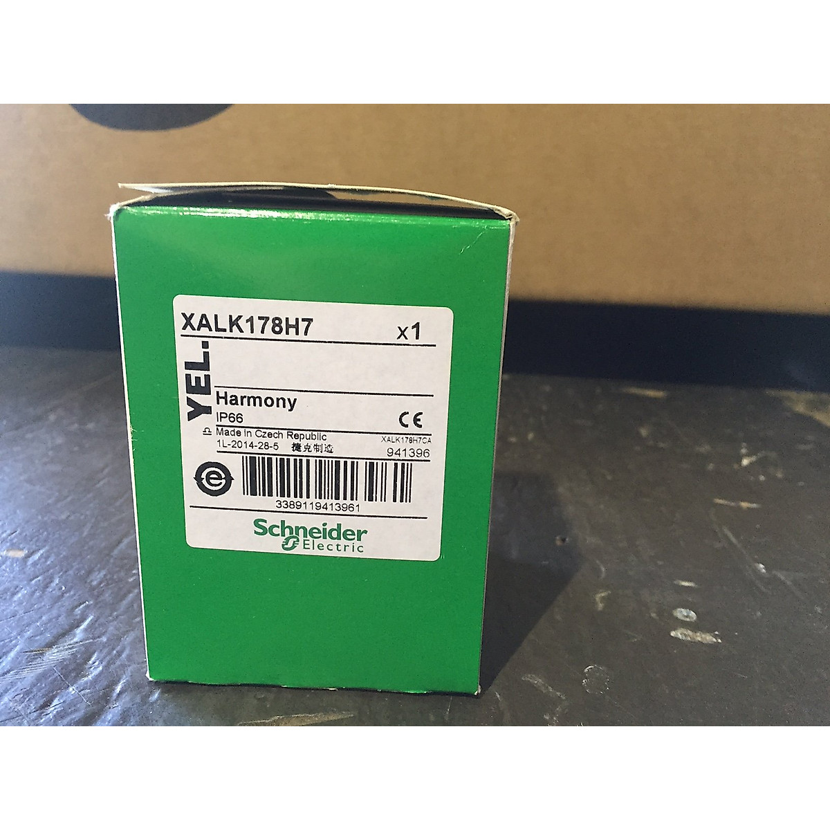 Schneider Electric XALK178H7 Push Button Enclosure 600Vac 10A Xalb Sp, Black