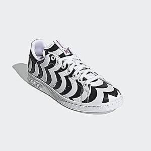 adidas Originals Women's Stan Smith (End Plastic Waste) Sneaker, Black/Team Real Magenta/White, 5.5