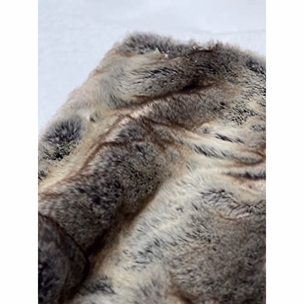 Eikei Luxury Faux Fur Throw Blanket Super Soft Oversized Thick Warm Afghan Reversible to Plush Velvet in Tan Grey Wolf, Cream Mink or Blush Chinchilla, Machine Washable (Chinchilla, 60Wx70L)