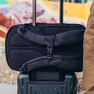 Gregory Mountain Products Border 25 Travel Backpack, Total Black