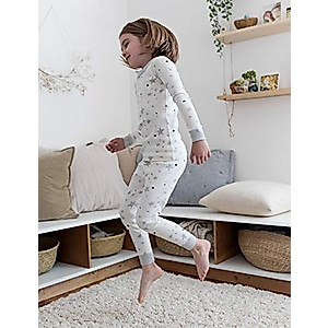 Moon and Back by Hanna Andersson Unisex Kids' Organic Holiday Family Matching 2 Piece Pajama Set, Pack of 2, Red/Green, Stars, 6-7