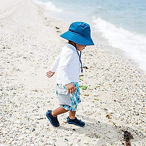 i play. Water Shoes-Navy-Size 7