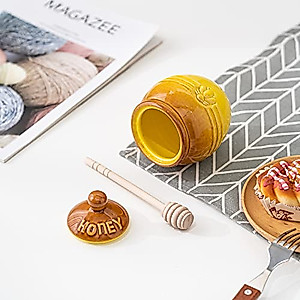 KEKEHOME Ceramic Honey Pot with Lid and Wooden Dipper, 10oz Small Porcelain Honey Jar for Home Kitchen Honey Syrup Jam Jelly