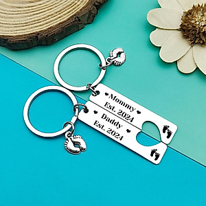 New Parent Gift Keychain Pregnancy Announcement Gifts Daddy and Mommy Est 2024 First Time Pregnancy Gifts for Mom Dad To Be Baby Shower Parents to be Gifts New Mom Jewelry First Time Dad Gift