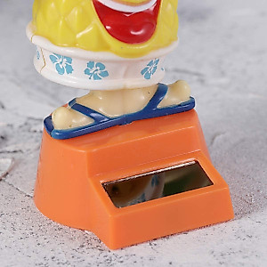 Solar Bobble Shaking Head Dancing Toy Pineapple Figure Statue Car Dash Board Ornaments for Car Vehicle Decoration