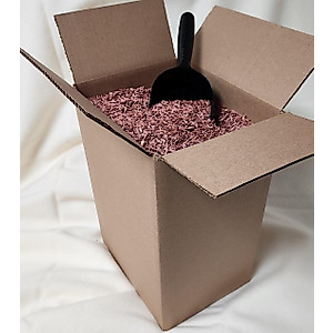 Woodlore – Kiln Dried Eastern Red Aromatic Cedar Chips Made in Wisconsin USA (9lbs)