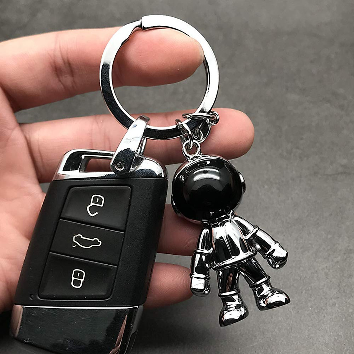 MUAMAX Sliver Spaceman Keychains for Men Creative Astronaut Spacemen Car Key Chain Car Key Accessory Backpack Purse Bag Charms Lucky Astronaut Keyrings Men/Women