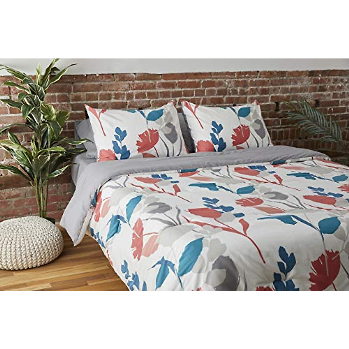 Refinery29 | Rayne Bedding Collection | Modern Reversible Luxury Ultra Soft Comforter, All Season Premium 4 Piece Set, Design for Home Hotel Décor, King, Blue