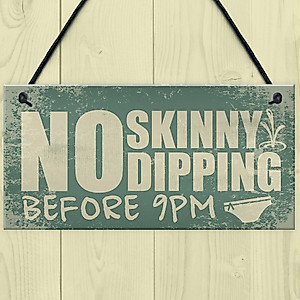 XLD Store Hot Tub Plaque Garden No Skinny Dipping Shed Sign Jucuzzi Pool Funny Outdoor Sign Friend Gift